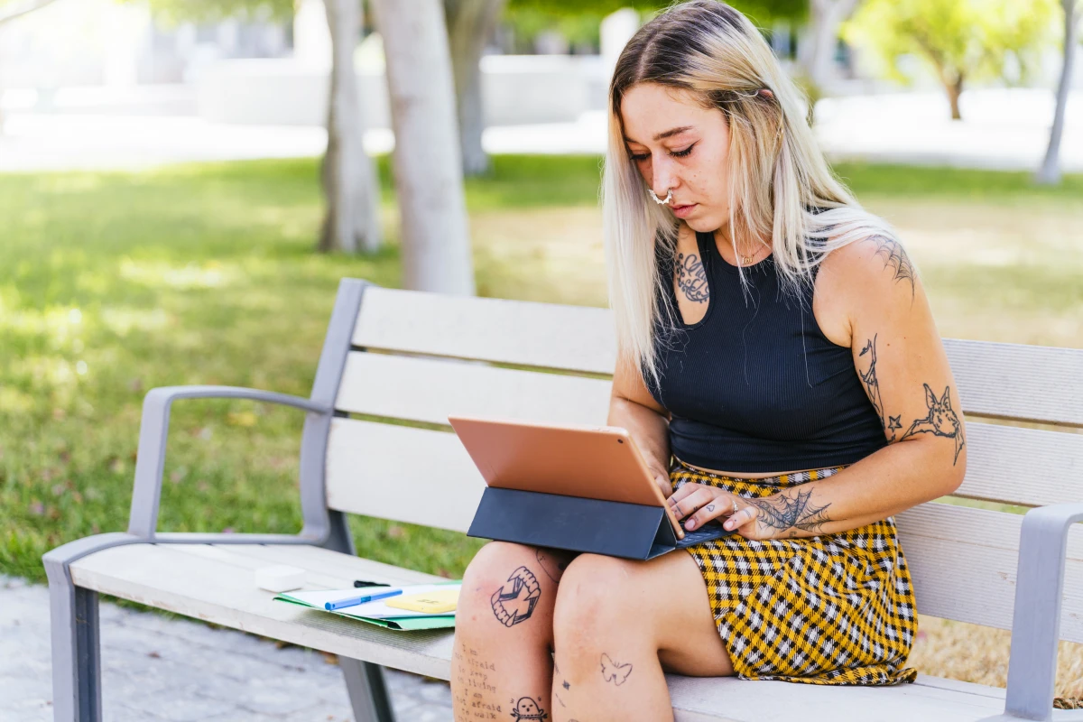 Tatouages et identité : l'art de l'expression personnelle à travers l ...